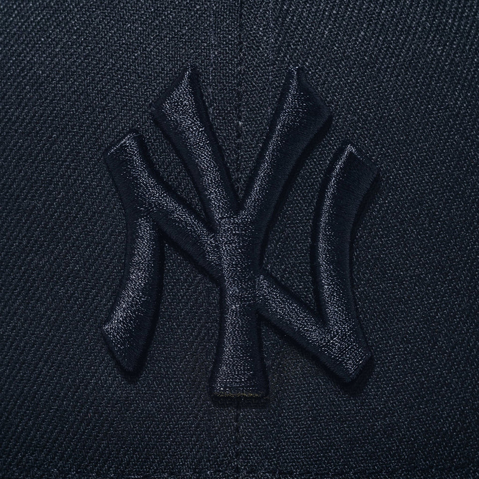 59FIFTY ニューヨーク・ヤンキース ブラック × ブラック 59FIFTY ニューヨーク・ヤンキース ブラック × ブラック