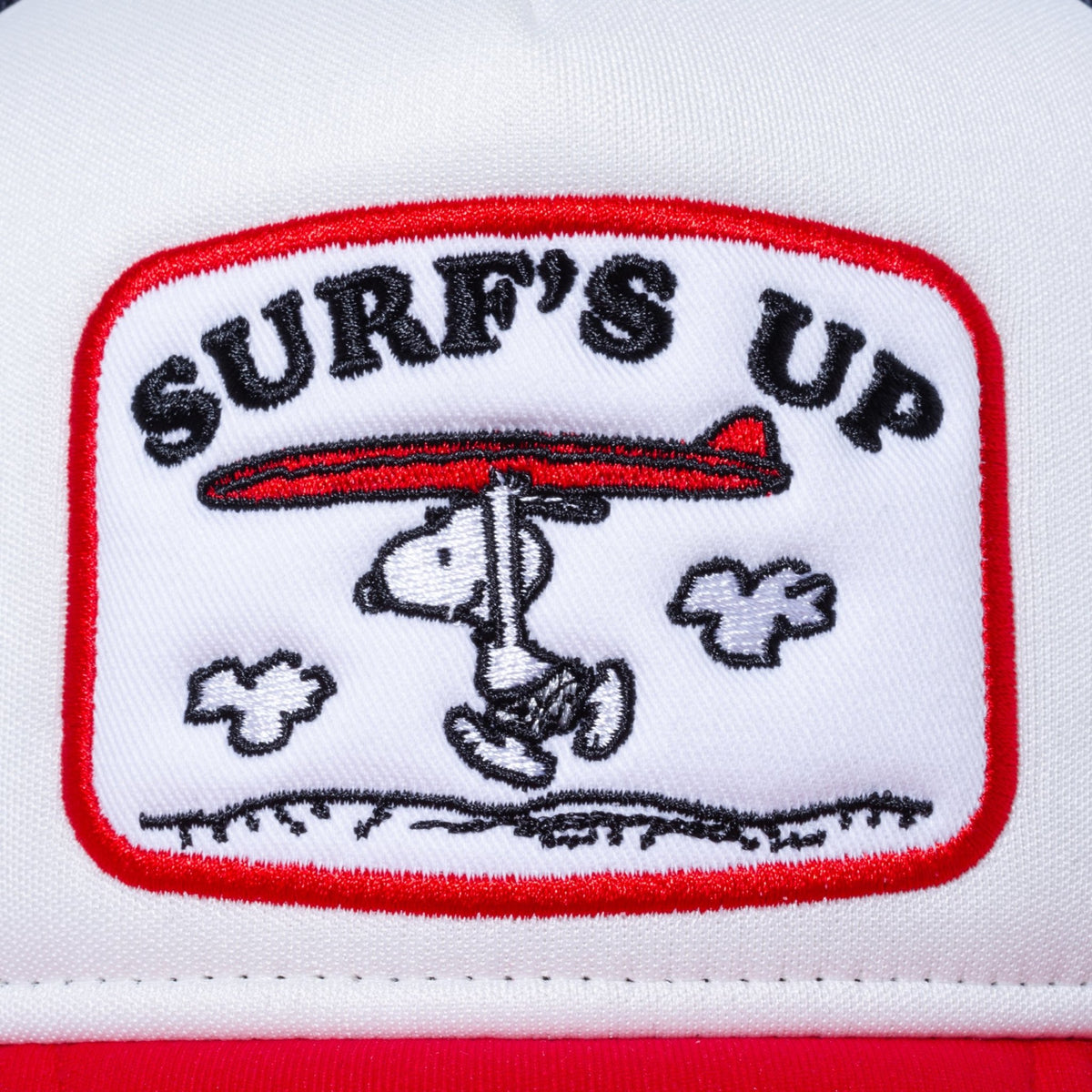 キッズ Youth 9FORTY A-Frame トラッカー PEANUTS ピーナッツ スヌーピー サーフ ホワイト / スカーレット ...